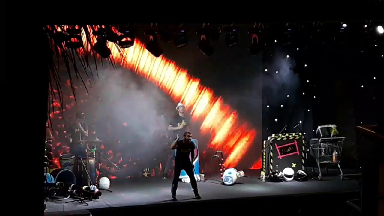 Let's have a short entertainment show cause it's FRIDAY - YouTube