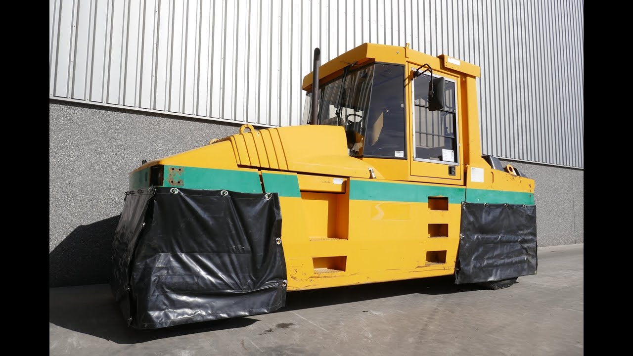 Demonstration video Caterpillar PS-300B Pneumatic Tyre Compactor - YouTube