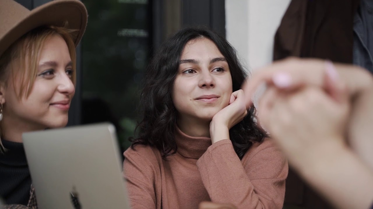 friends hanging out HD FREE STOCK FOOTAGE - YouTube