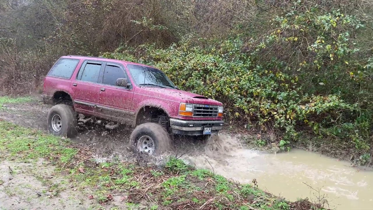 Wet Winter Wheeling VA. Built Ford Explorer crushes mud hole! Winching ...