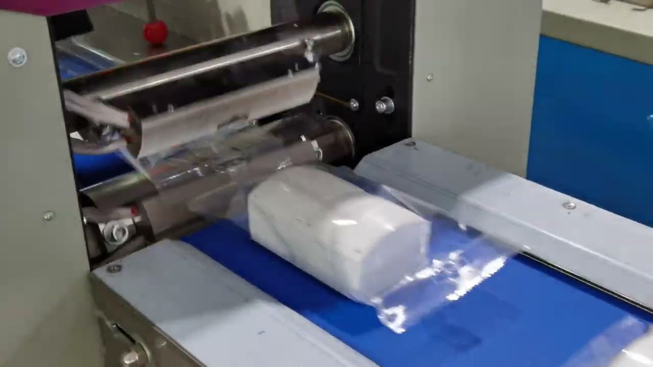 Switch socket packing machine, 50 packs per minute - YouTube