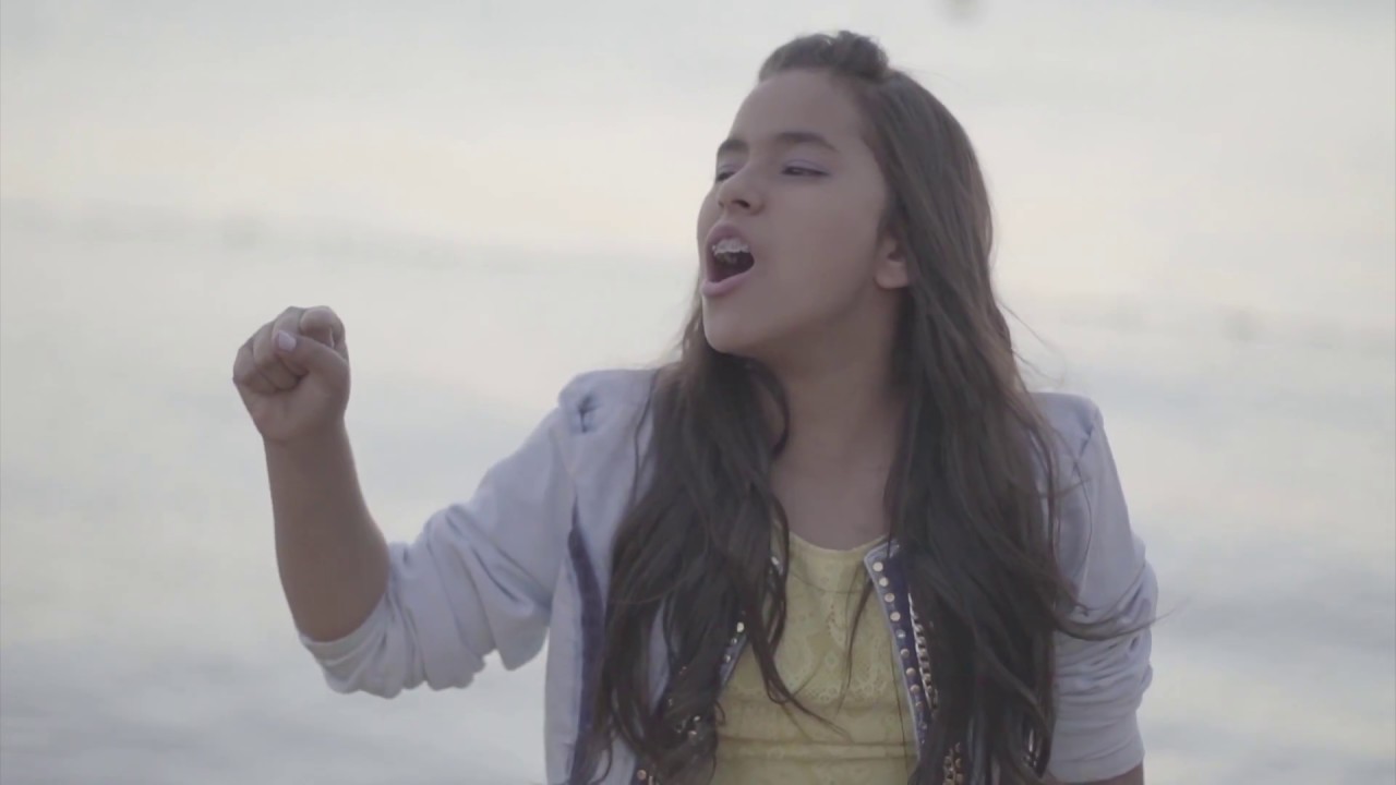 O Centro - Giovanna Rocha | Clipe Oficial - YouTube