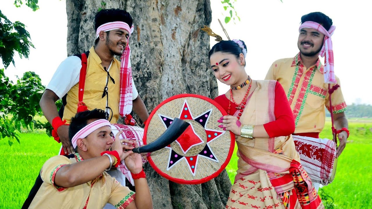 BHUGALI BIHU (HD) New Assamese Bihu Song Dance - YouTube