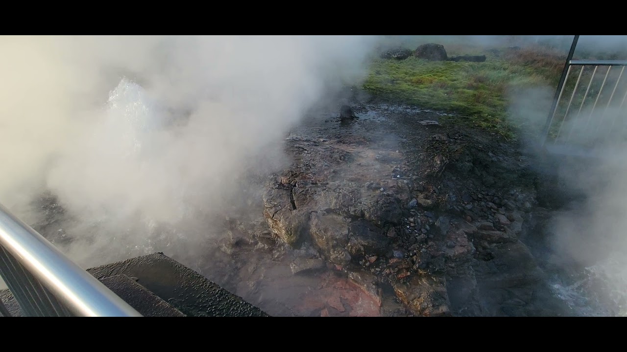 Deildartunguhver - perpetual spouters - YouTube