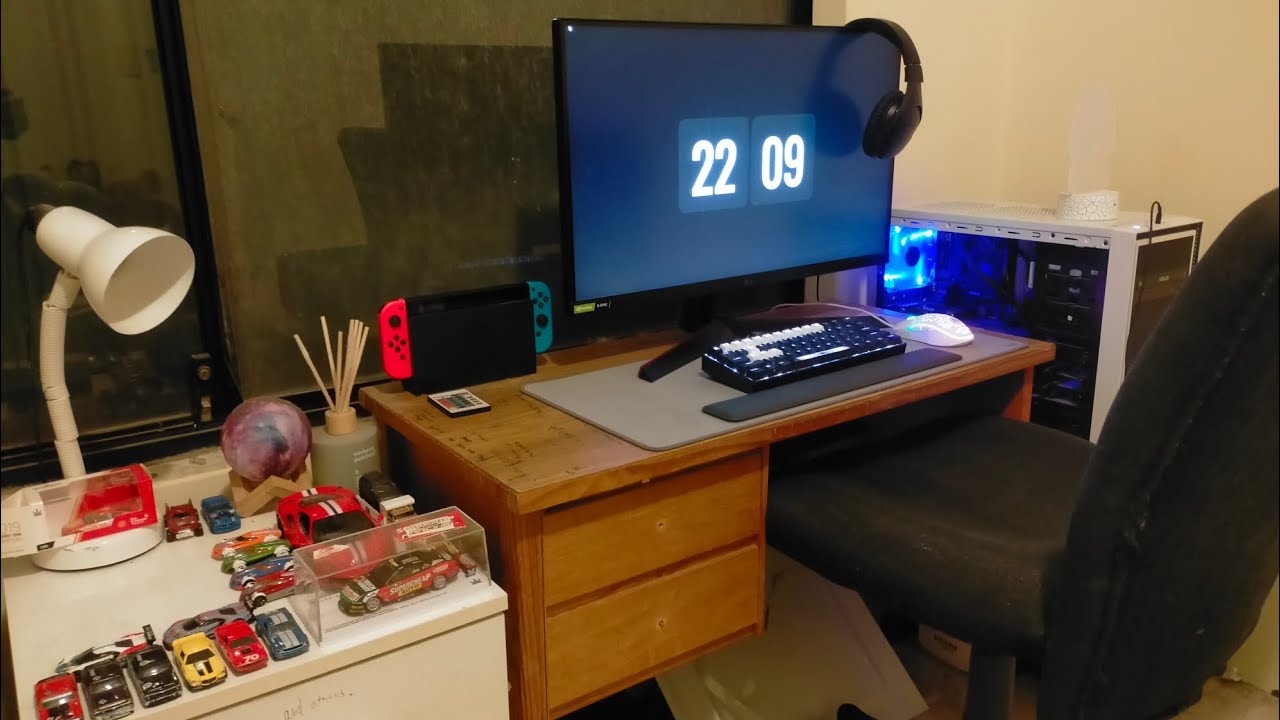 my ultimate clean and simple no rgb gaming setup final tour - YouTube