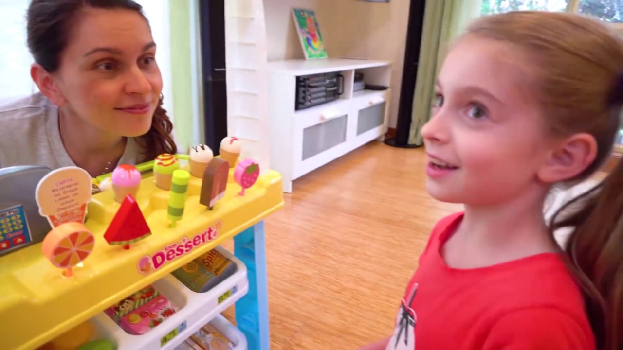Alicia And Dolls Playing Selling Ice Cream And Other Fun Food Toys Youtube