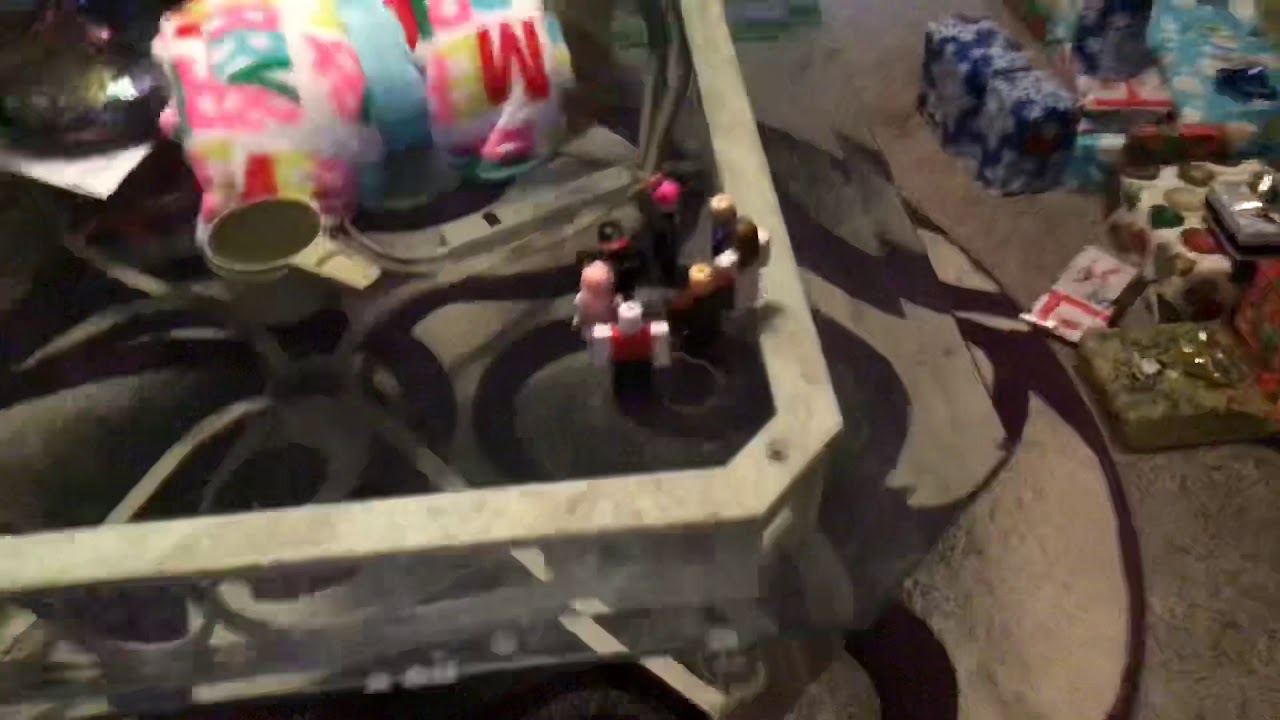 Guest life (Roblox guest toy review) - YouTube