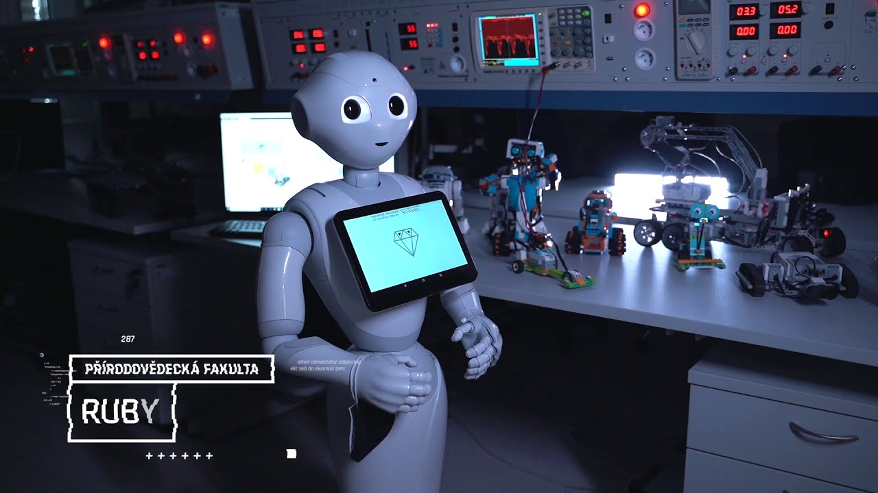 Programování robotů NAŽIVO - YouTube