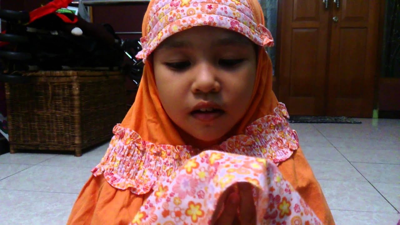 Atha-Rose Learning Al Fatihah - YouTube