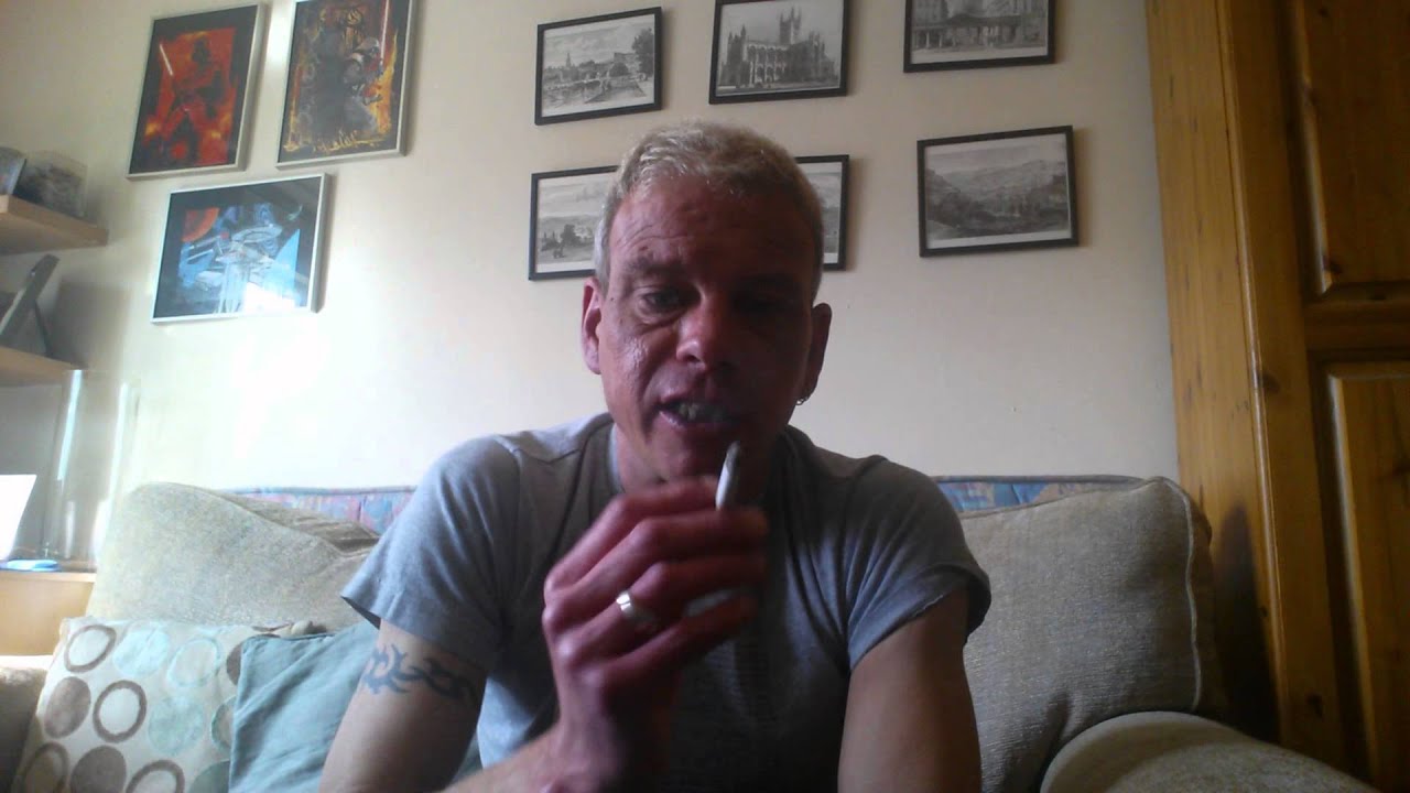 MARLBORO 83'S CIGARETTE REVIEW - YouTube