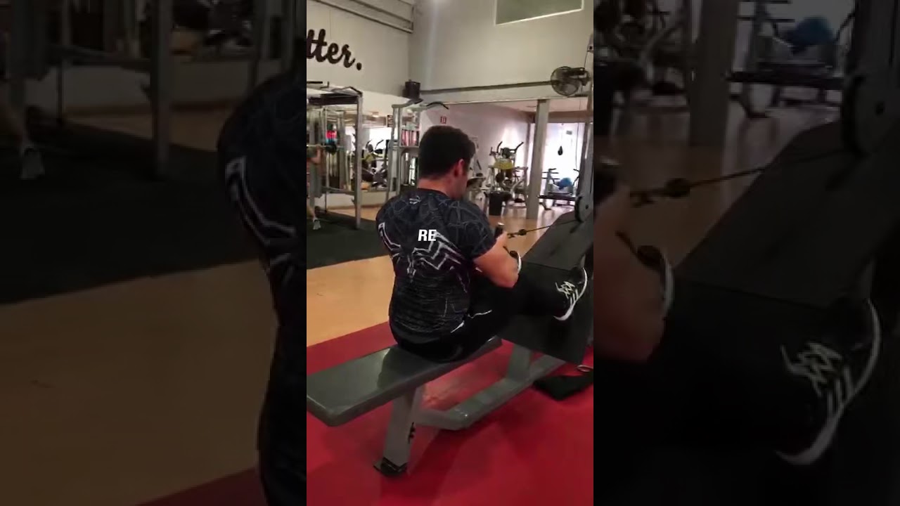 Remo en polea baja con triángulo - YouTube