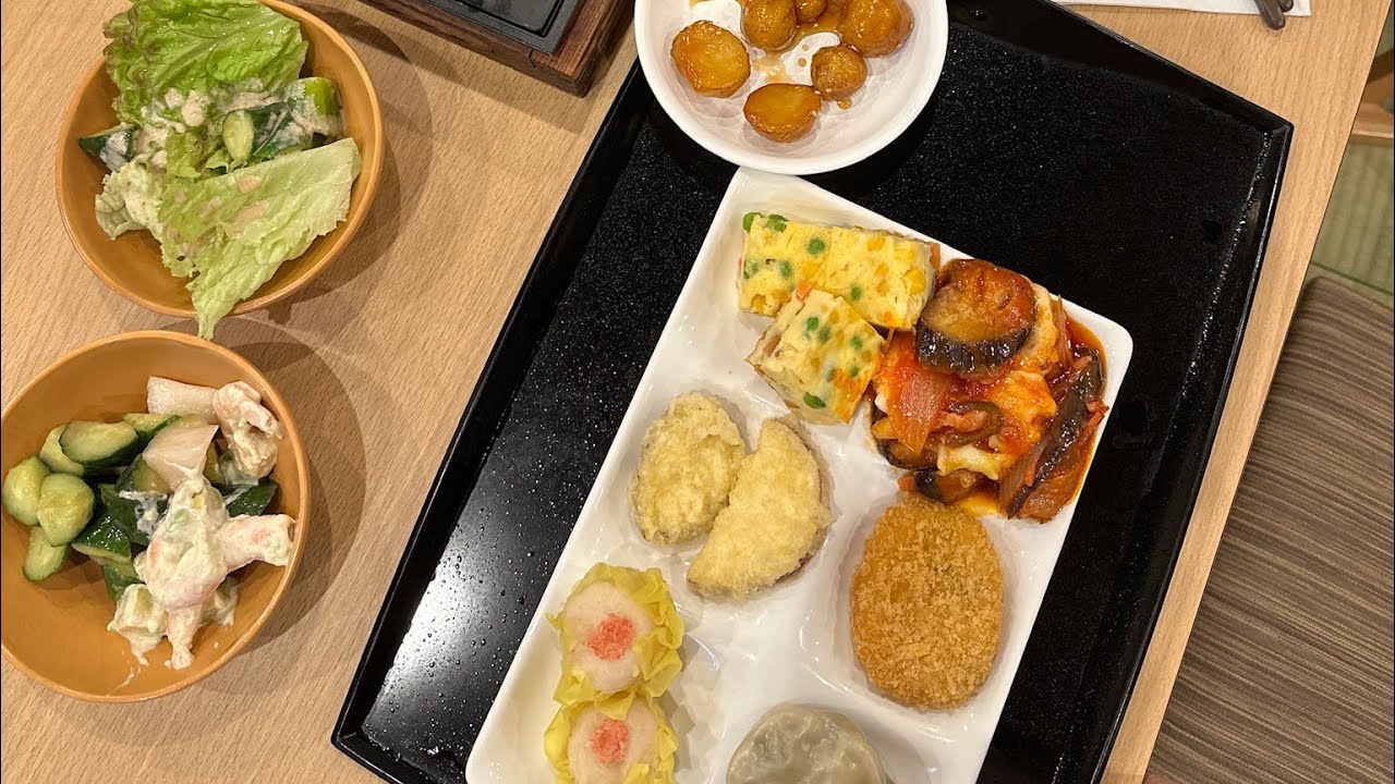 Hirayukan Hotel Buffet …dining barefoot - YouTube