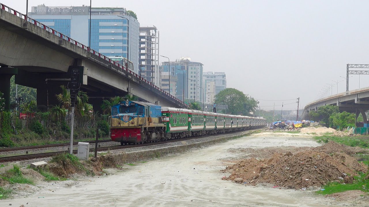 First Generation Korean EMD 2922 GT18LA 2 Locomotive pulled brahmaputra ...