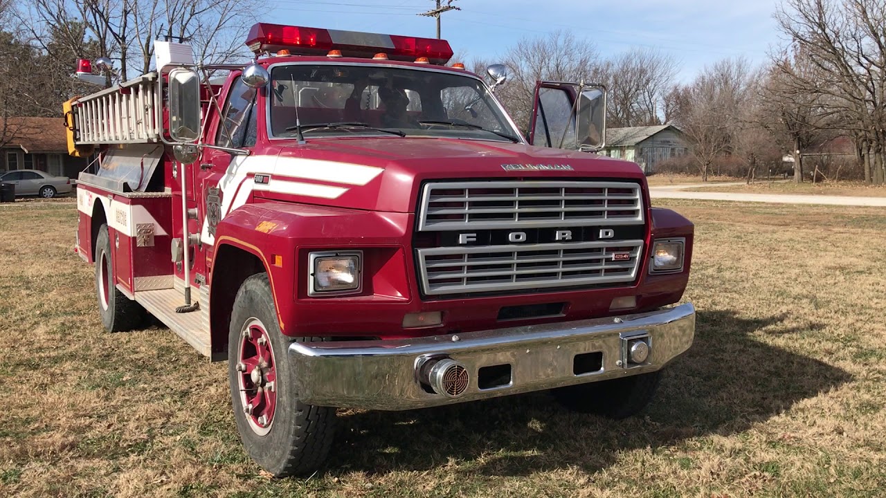 1985 Ford F-800 FIRE ENGINE - YouTube