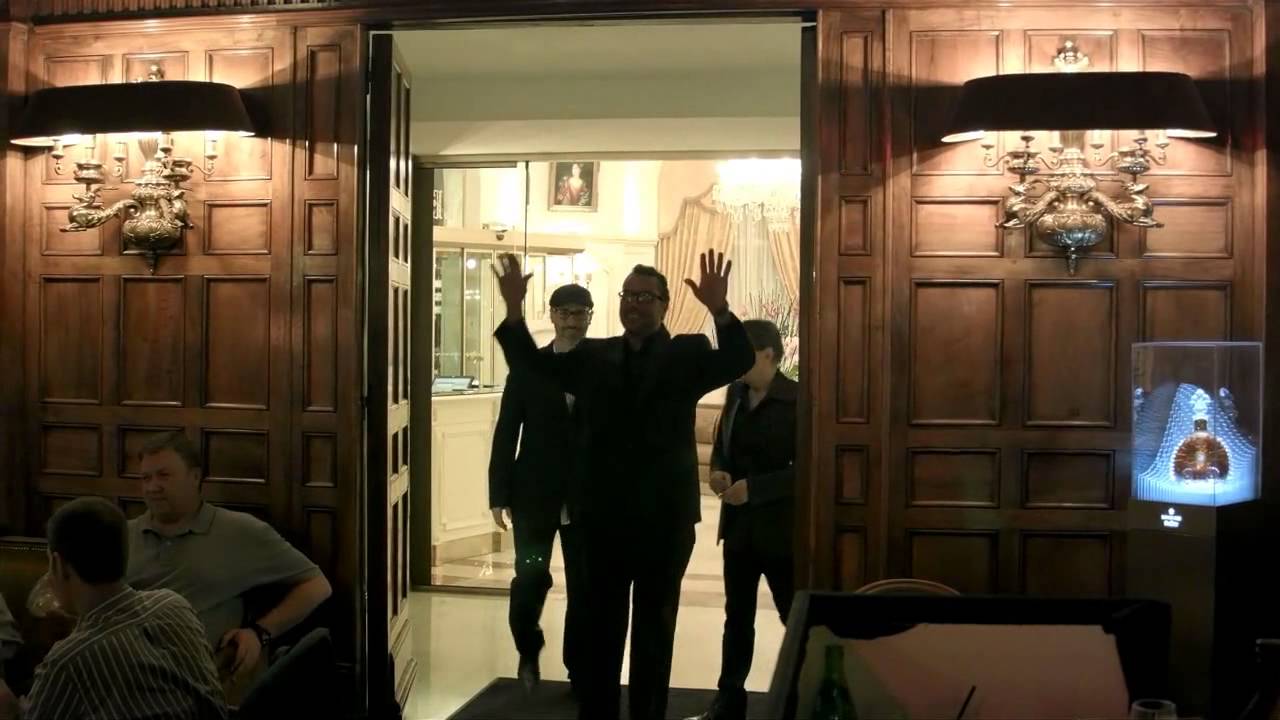 Philippe Harari plays Le Negresco Hotel, France - YouTube