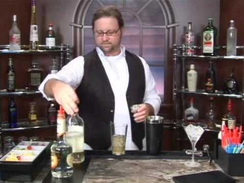 How to Make the Florida Gator Mixed Drink - YouTube