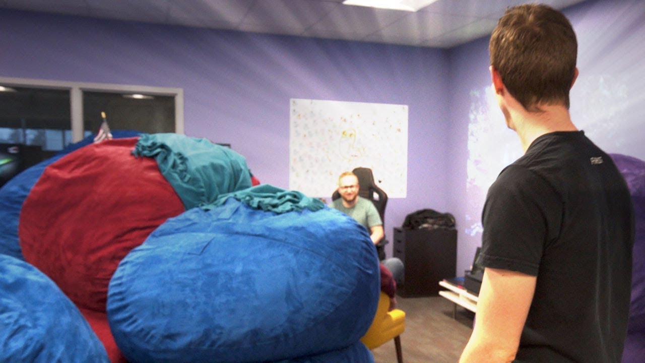 Building the ULTIMATE Desk Fort! - YouTube