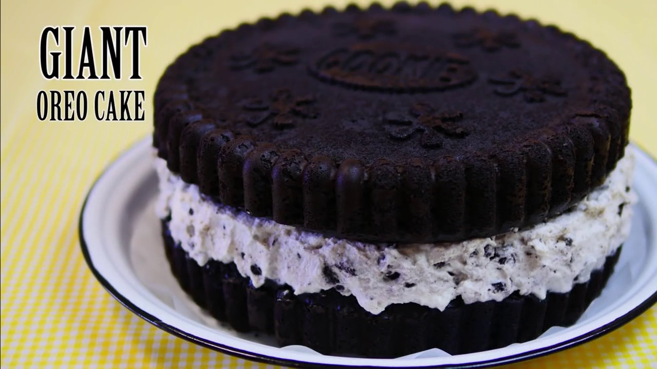 How to make a Giant Oreo cake😱😱😱😱 - YouTube