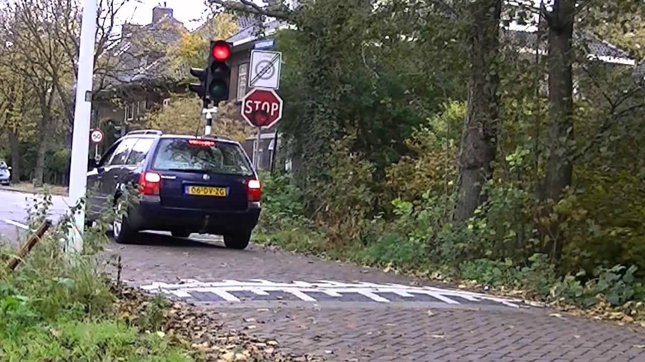 Hacking Traffic Lights.flv - YouTube
