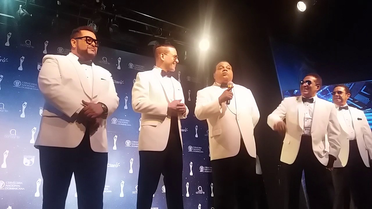 Coco Band en Premios Soberano 2017 - YouTube