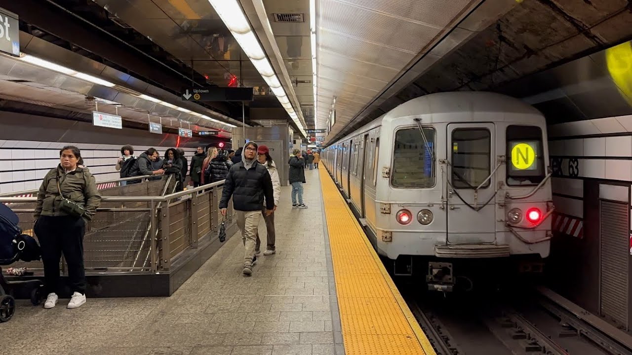 PM Rush R160 F Shuttle Train Begin/End At Lexington Av 63rd St With R46 ...