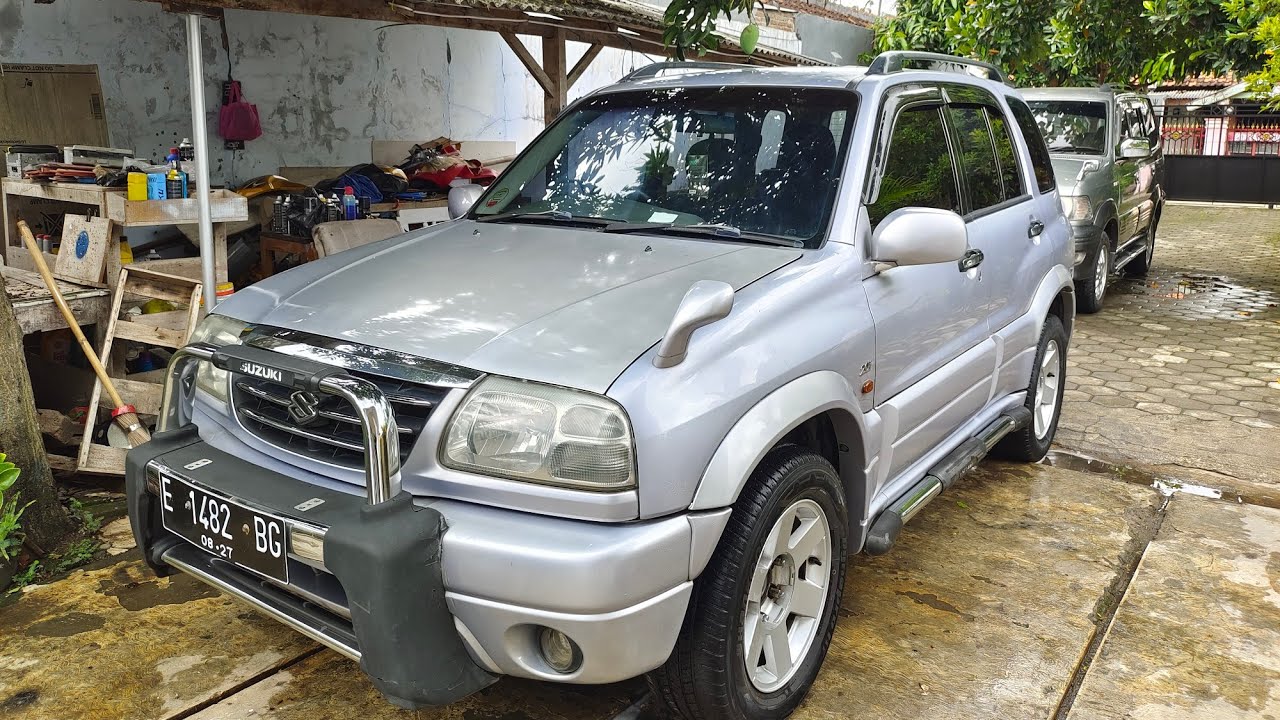 suzuki escudo metik tahun 2002 55 juta.#suzukiescudo - YouTube