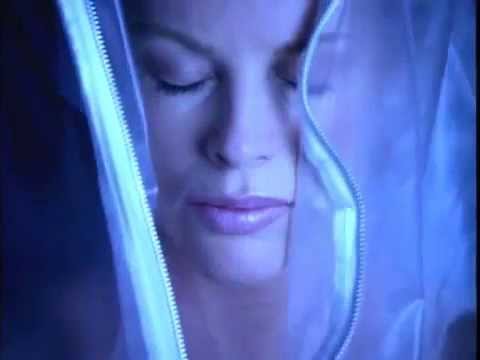 Mary Jane (Kim Basinger) is unraveled in the morgue in super slow ...