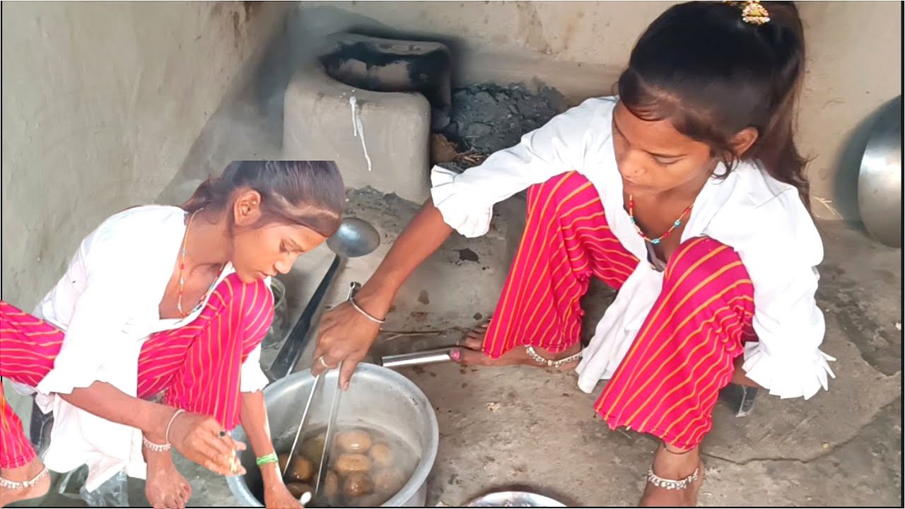 देखिए दोस्तों आज बनाई आलू छोले की सब्जी साथ में फुल्की Punam Kumari ...