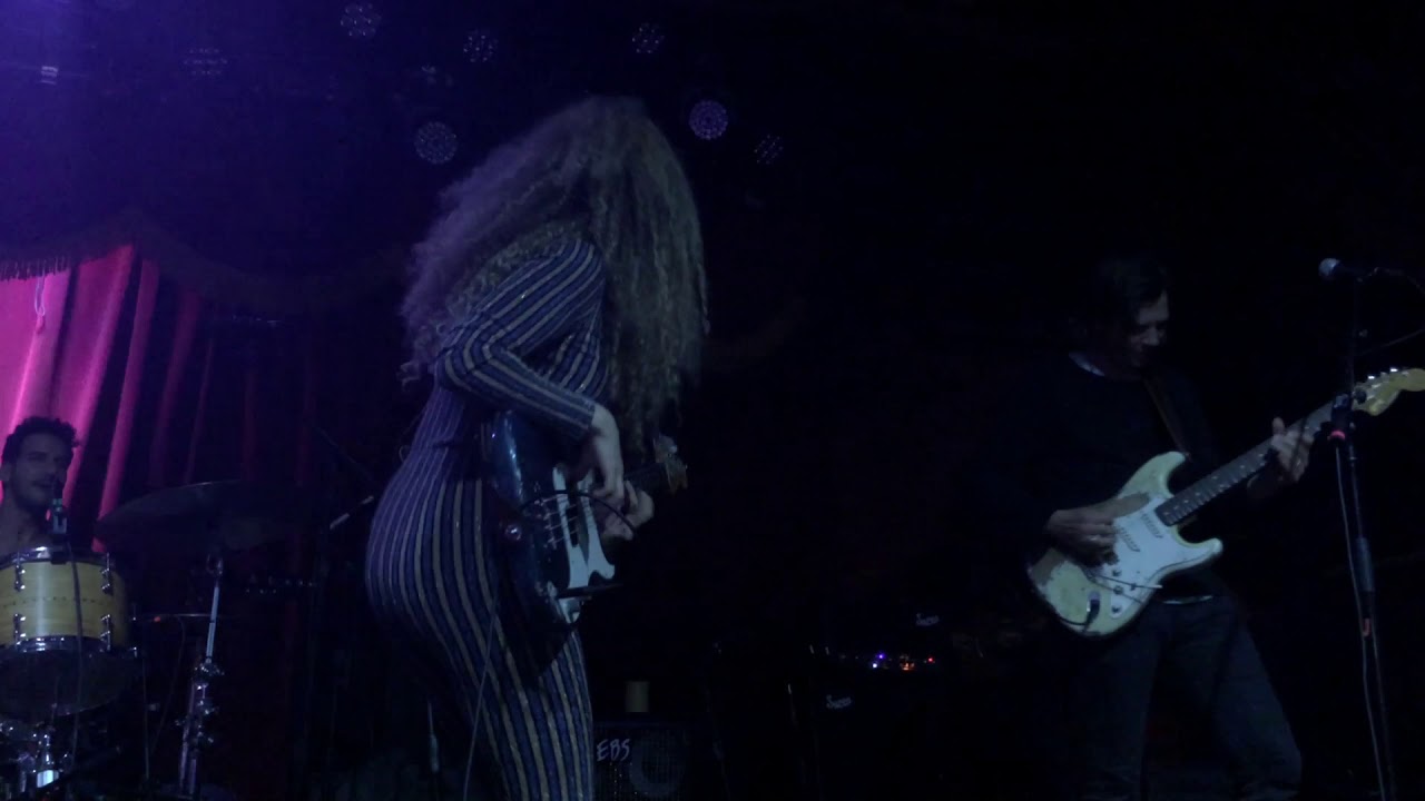 Jeff Ross greatest guitar player ever!!! featuring Tal Wilkenfeld ...