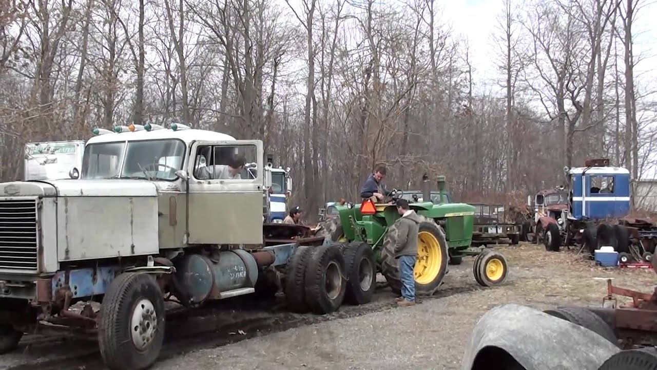 1960 Autocar truck 220 cummins - YouTube