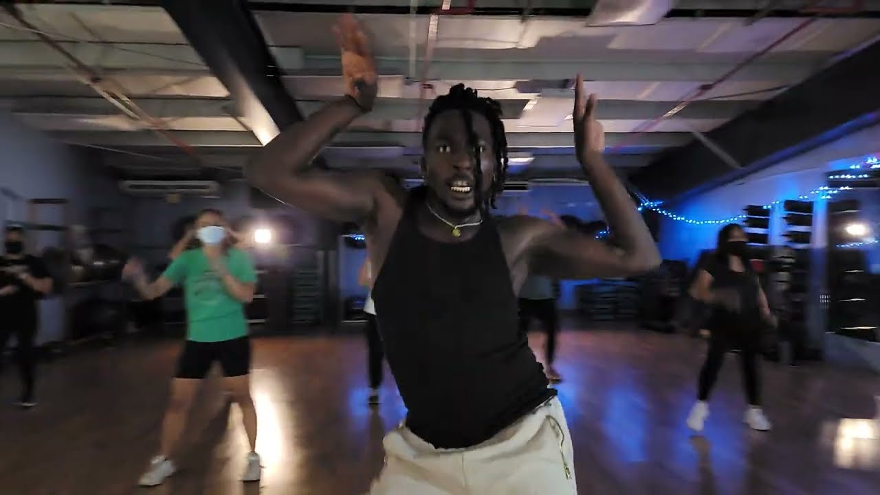 ELVIS CRESPO - SUAVEMENTE - CHOREOGRAPHY/SHUFFLE BY SMF DANCE - YouTube