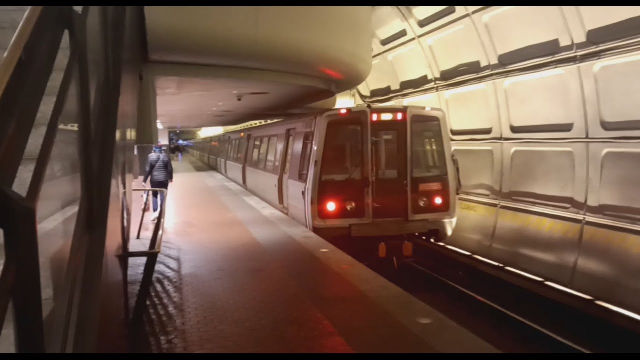 WMATA Metrorail: 3000 & 7000 Series Red Line Trains at Gallery Place ...