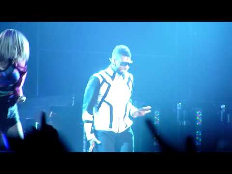 usher OMG tour paris bercy 25/01/2011 pitbull DJ got us falling in love