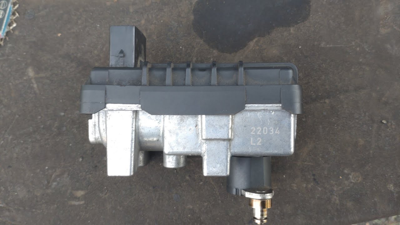 Mercedes 3.0 CDI V6 OM642 turbo boost issues - actuator repair - YouTube