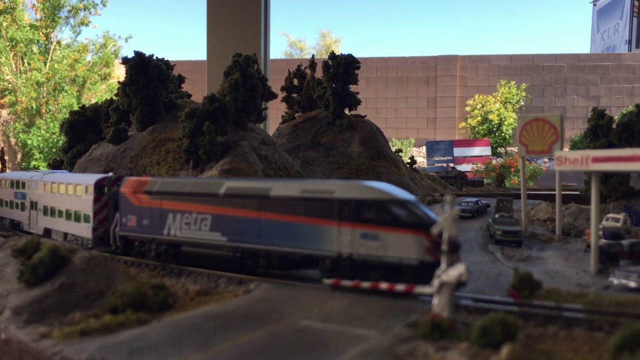 n scale functional railroad crossing gates - YouTube