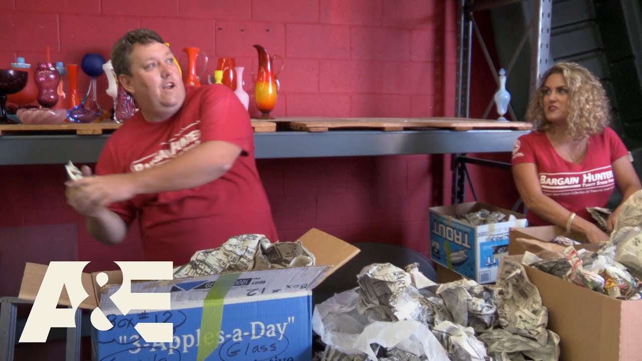 Storage Wars: Rene's Home Run (Season 11) | A&E - YouTube