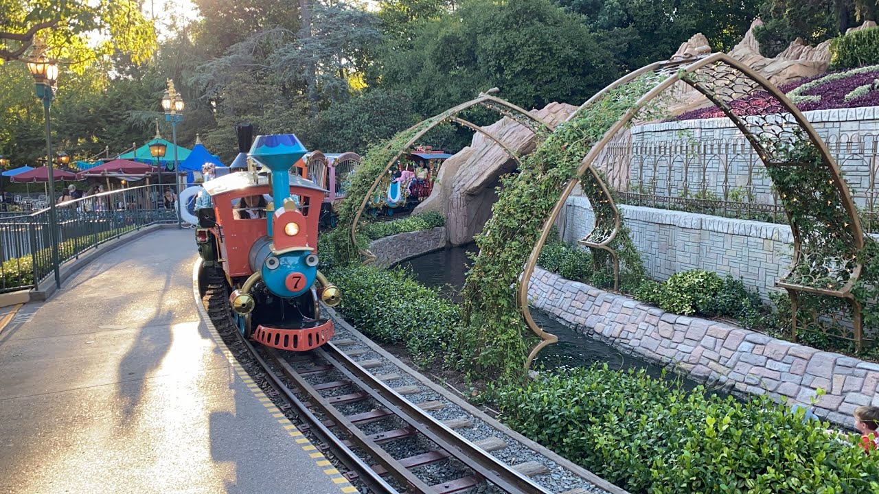 Casey Jr Circus Train Full Ride at Disneyland 1080p - YouTube