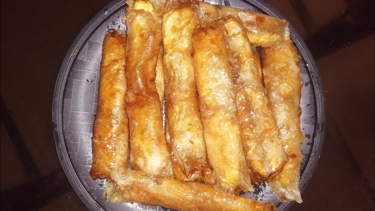 Yummy TURON /Filipino food/Banana with Lumpia wrapper - YouTube