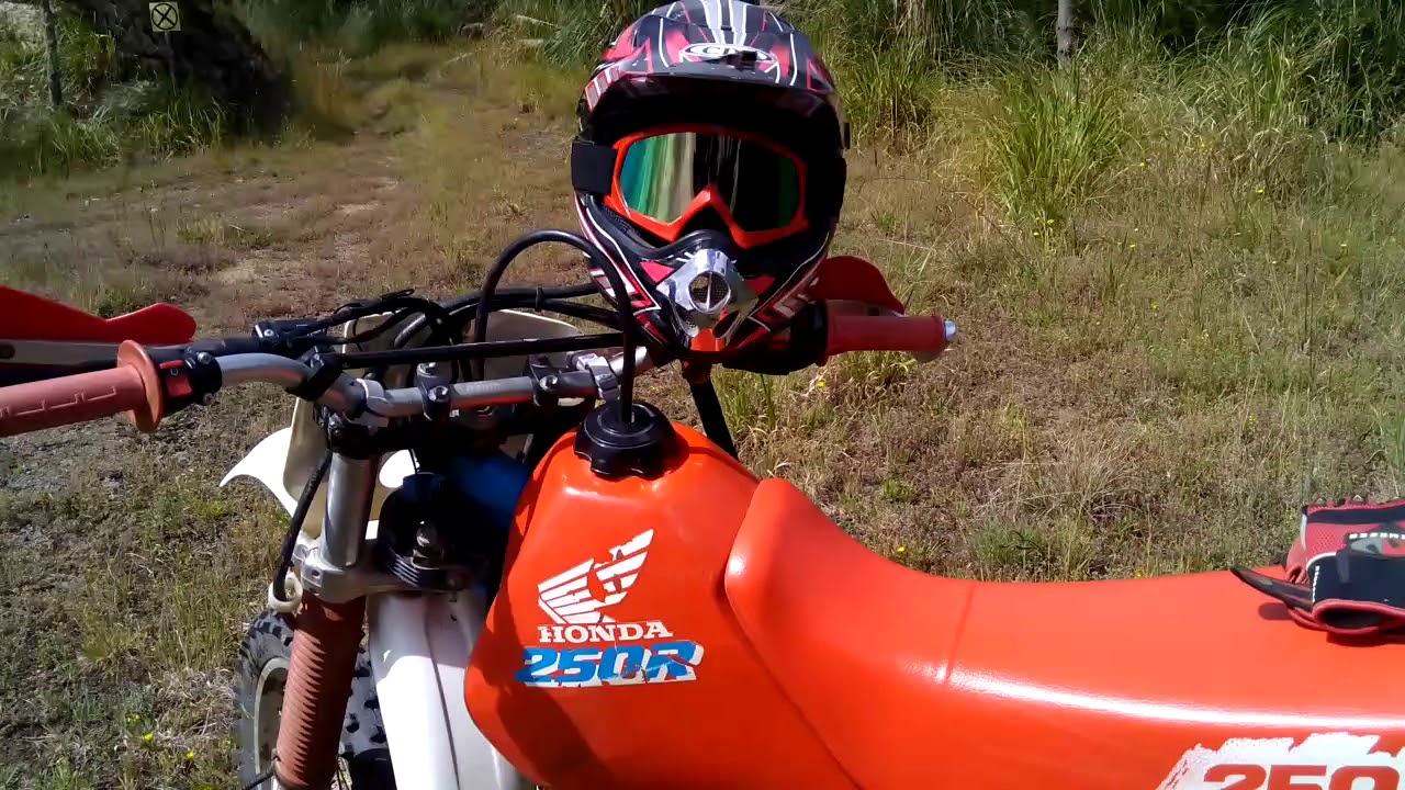 XR250R 1990 out on the trails - YouTube