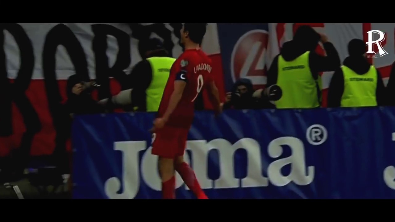 Robert Lewandowski Complete Striker 2016 17 Skills & Goals & Assists HD ...