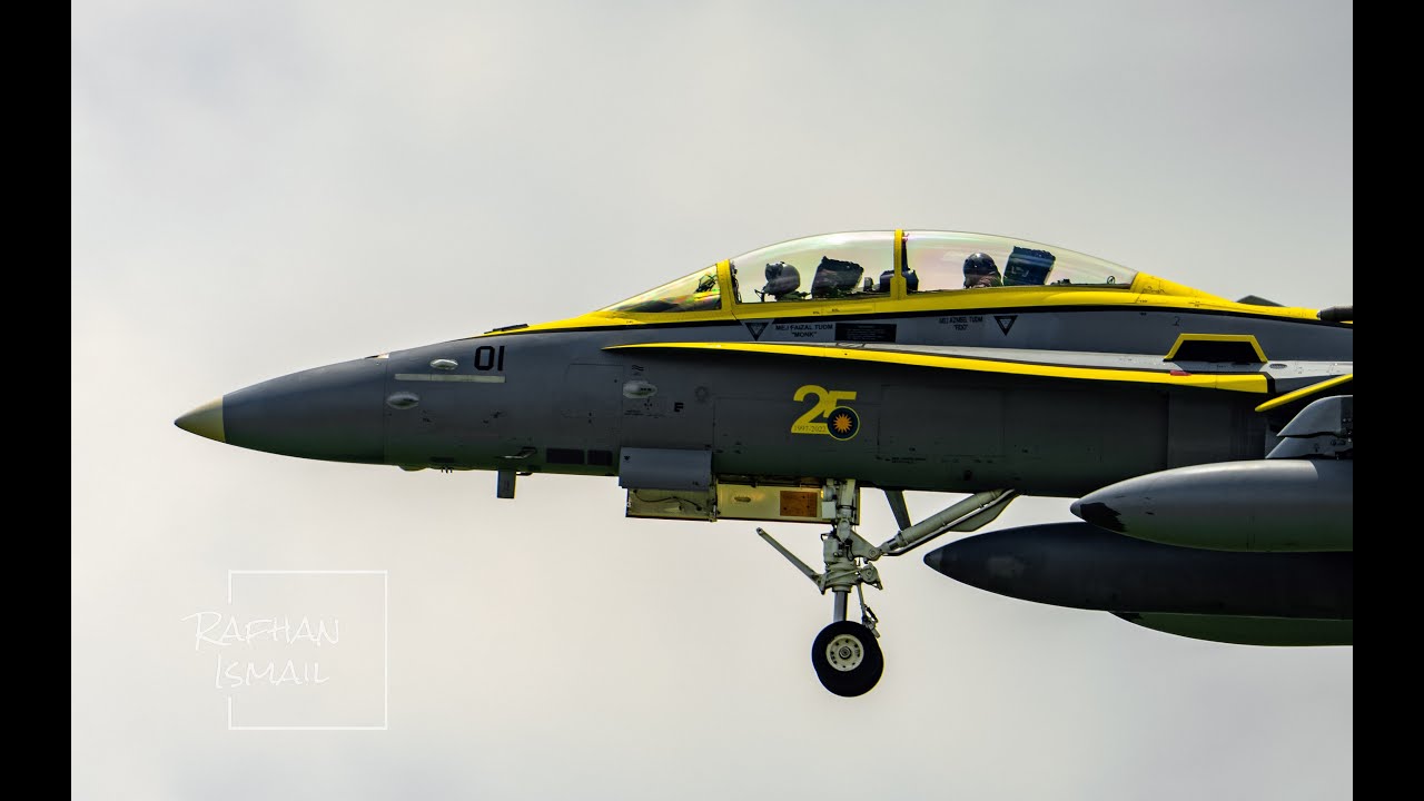 Fighter Jets Airshow training at TUDM Base Kuantan - YouTube