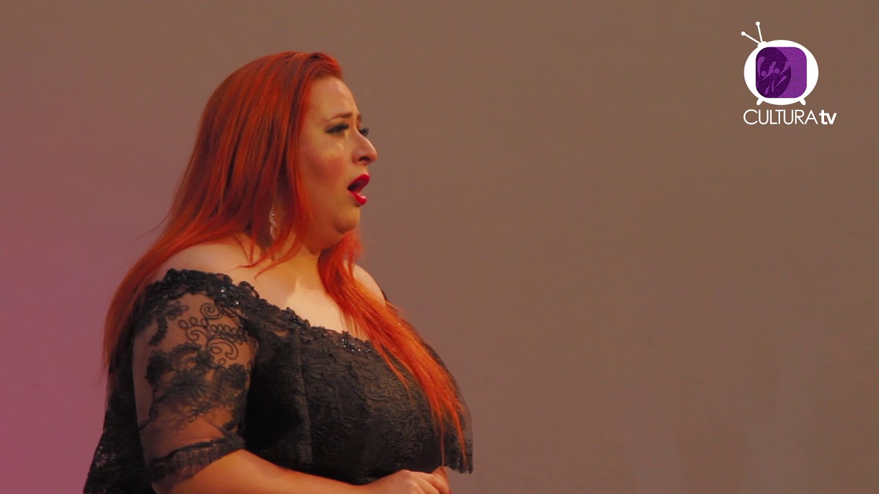 Mariela Angulo le canta a México y España y el público la ovaciona ...