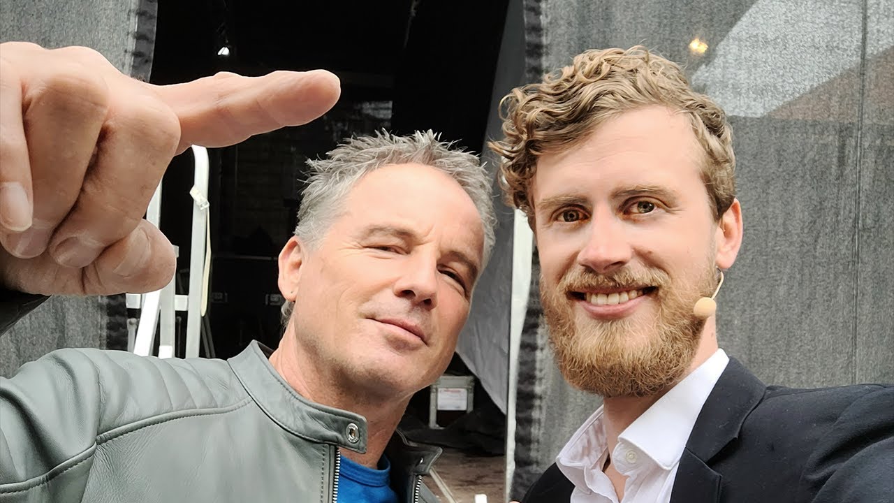 Ueli Schmezer - Zauberer Omini - Testsieger - YouTube