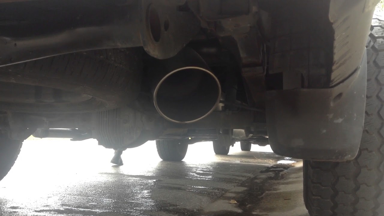 Straight pipe Nissan Titan - YouTube