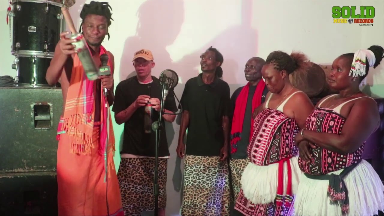 KHONJO KOLIO & Modern Zaire Band (Part 1) - YouTube