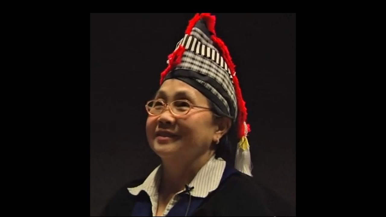 "A Piece of Hmong": Mai Xee Xiong Creates a Hmong New Year's Hat - YouTube