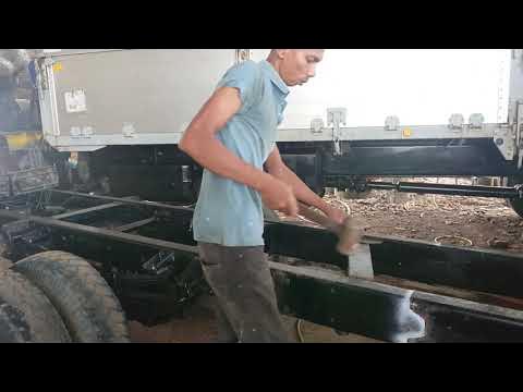 RESTORASI SASIS TRUK CANTER/SAMBUNG SUMBU - YouTube
