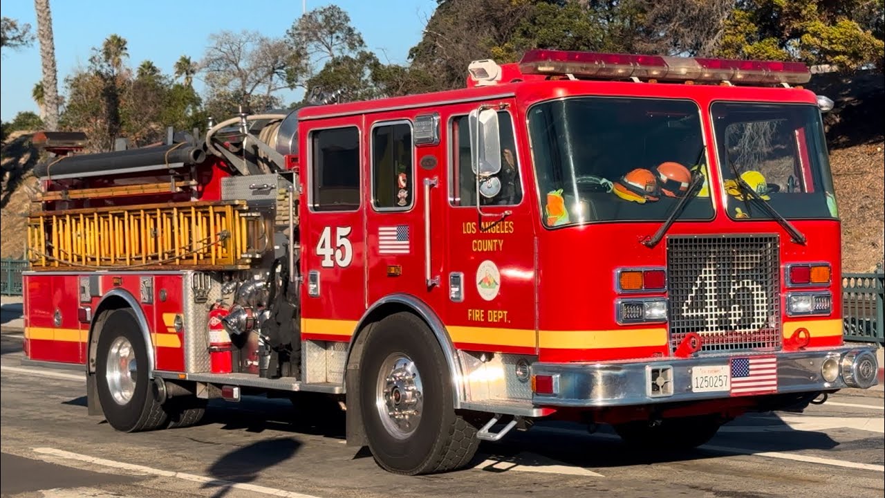 LACoFD Engine 45, SBCoFD Dozer Tender 22, & LAFD 1880C Responding to ...