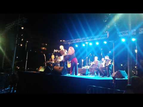 Στην Πατρα παραμονη Πρωτομαγιας - YouTube