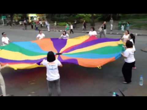 Gymboree Parachute dance - YouTube